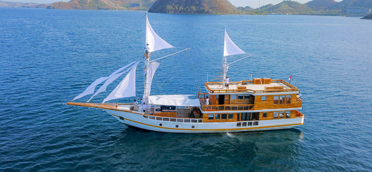 Barakati - Komodo Boat Tour